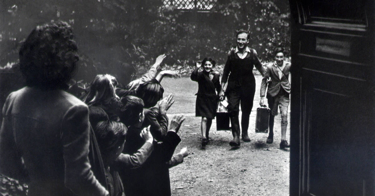 Photos: Responding To Children in 1936